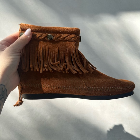 Minnetonka | Shoes | Suade Brown Fringe Moccasins | Poshmark